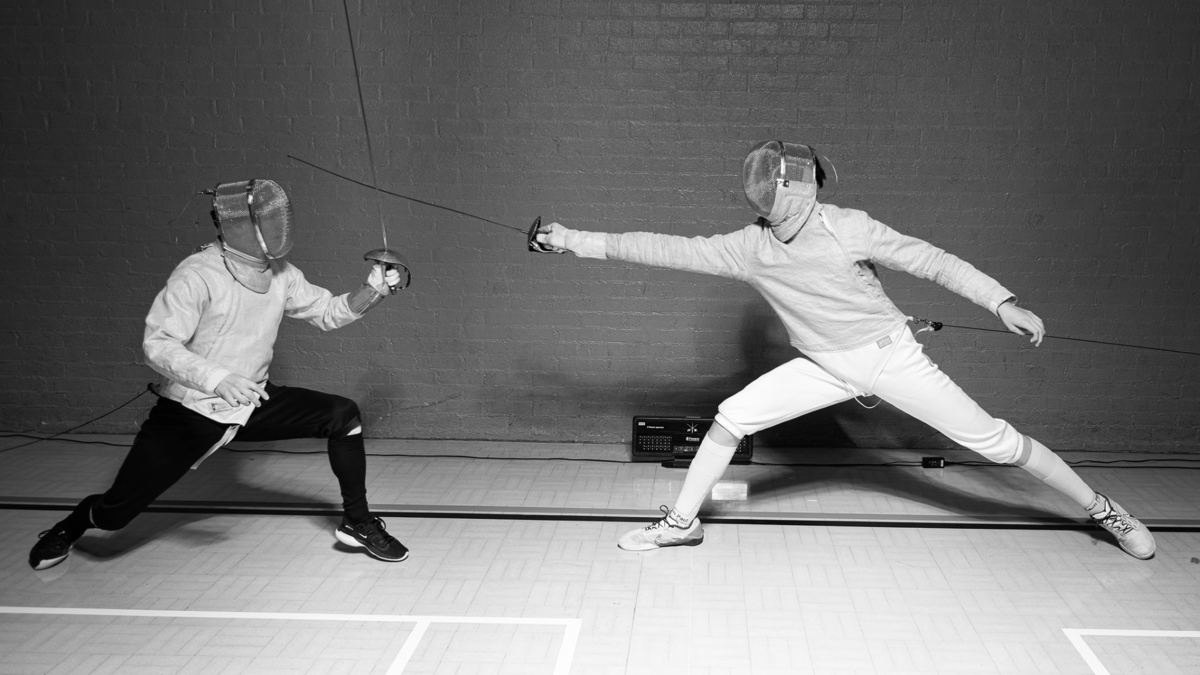 Fencing club launches beginner's course | creditoncourier.co.uk
